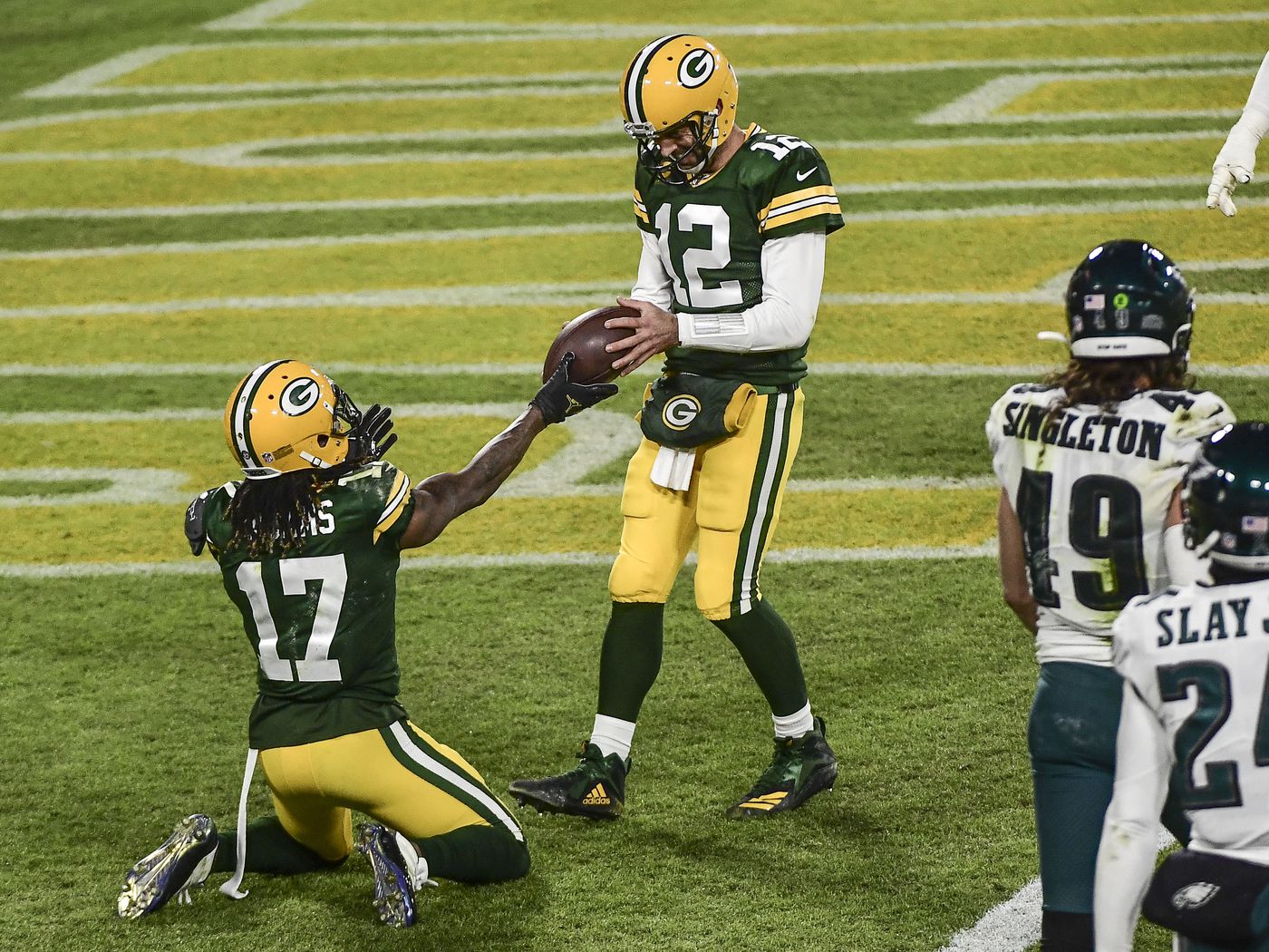 Aaron Rodgers, Next Raiders QB1? 50% Of Raider Nation Says...