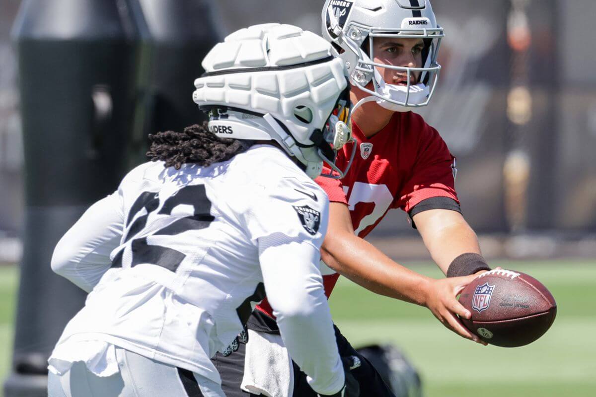 HC Antonio Pierce On Raiders Offense: "The Identity Is Not There"